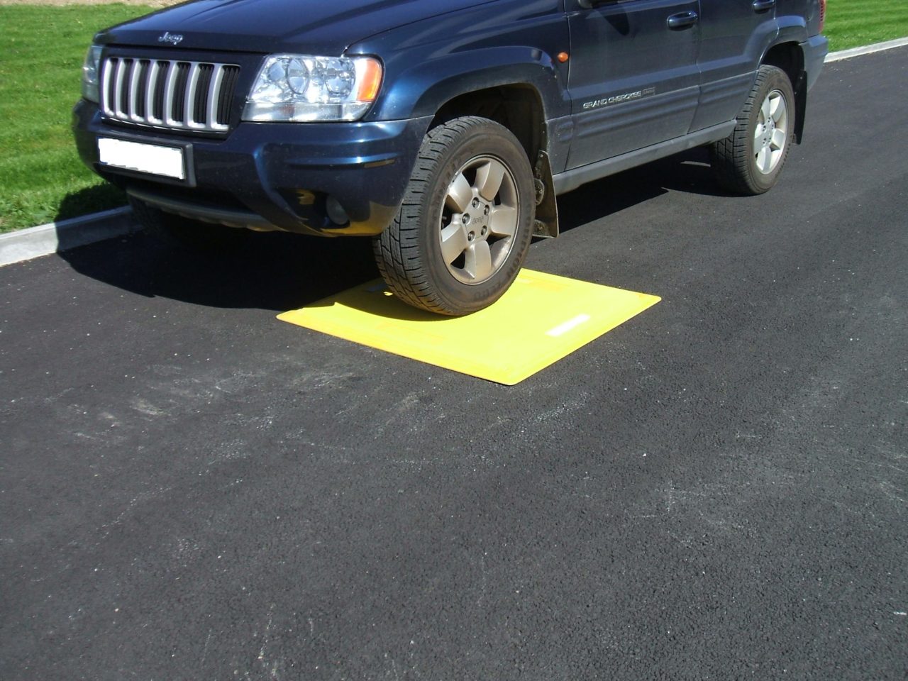 Trench covers ideal for road safety and construction projects